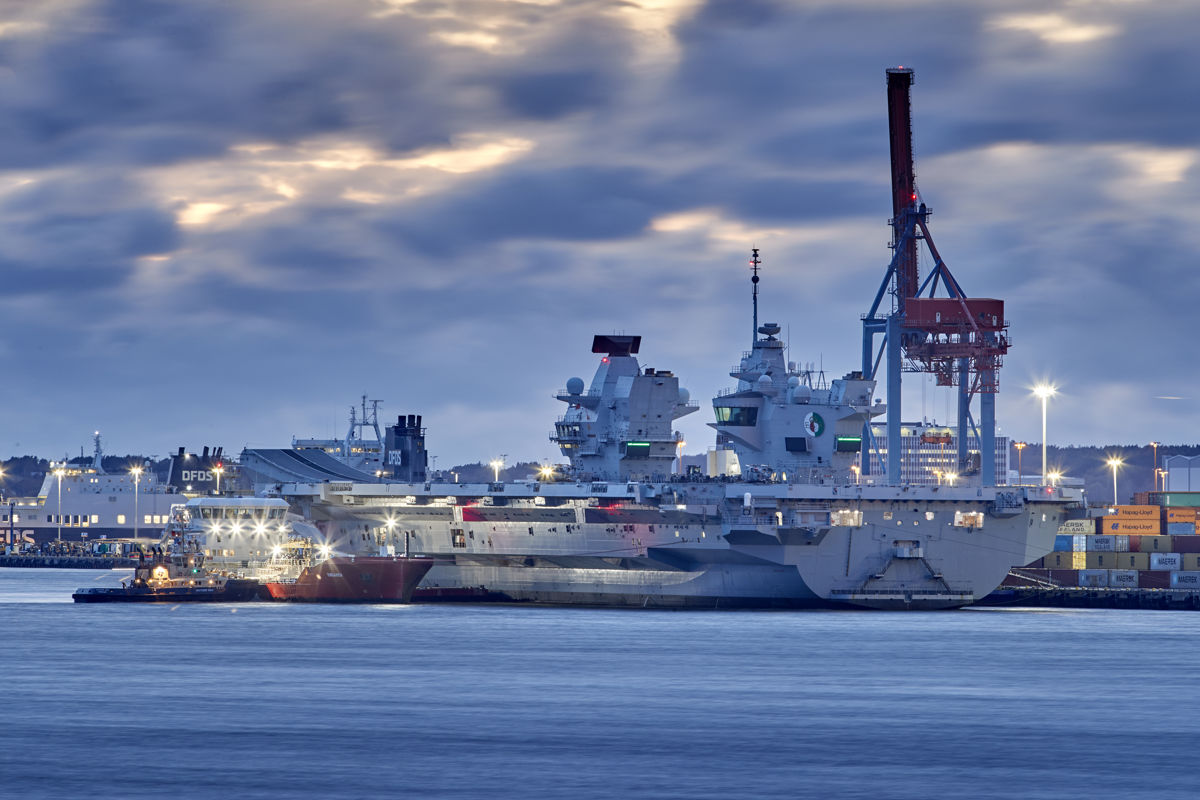 Stena Oil's Vingaren Bunkers HMS Queen Elizabeth in Gothenburg | Stena Oil